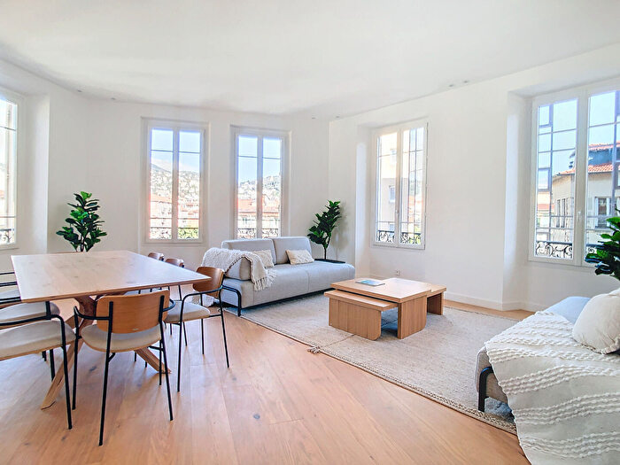 Appartement 4 pièces à Nice, Médecin, à vendre
