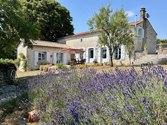 Maison 8 pièces à vendre à Longré