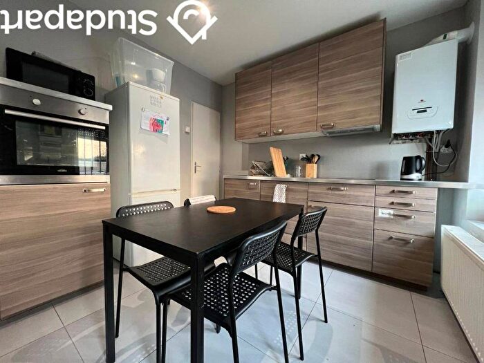 Moulins, Lille : Appartement 1 pièce à louer