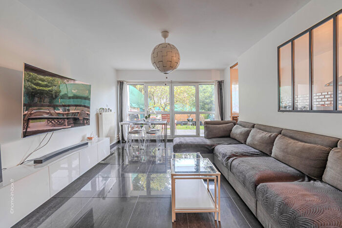 Maison à vendre - Chennevières-sur-Marne, Le Bois lAbbé - 6 pièces - 5 chambres