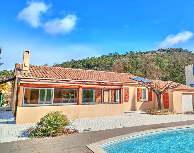 Maison à vendre - Rocbaron - 6 pièces - 5 chambres