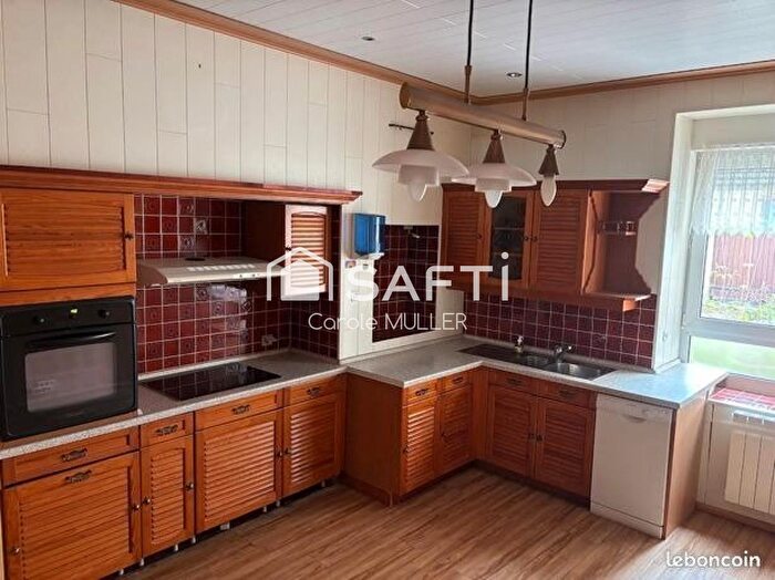 Maison à vendre - Bouzonville - 10 pièces - 6 chambres