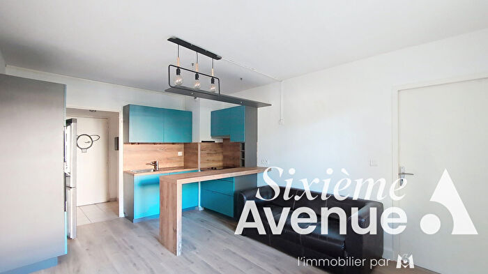 Appartement à louer - Saint-Priest, Menival - 2 pièces - 1 chambre