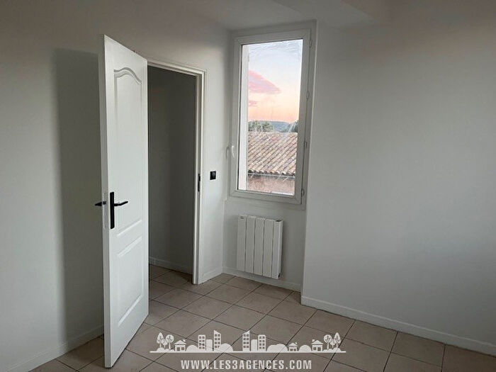 Appartement à louer - Cogolin, Centre-ville, Subeiran, Pas de Grimaud - 3 pièces - 2 chambres