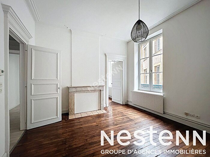 Appartement à louer - Centre-Ancienne Ville, Metz - 4 pièces - 3 chambres