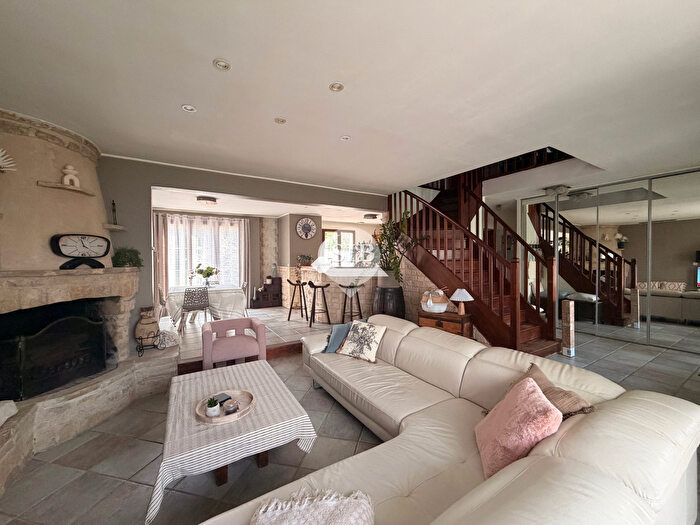 La Ville-du-Bois - Maison 6 pièces à vendre
