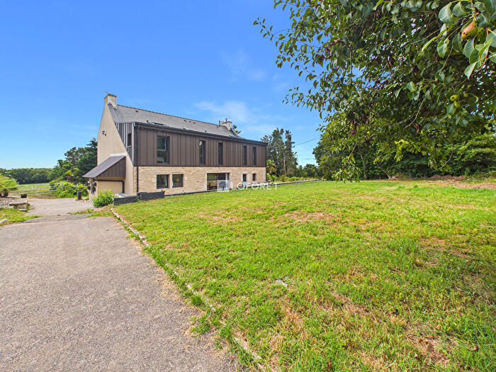 Saint-Yvi : Maison 6 pièces à vendre