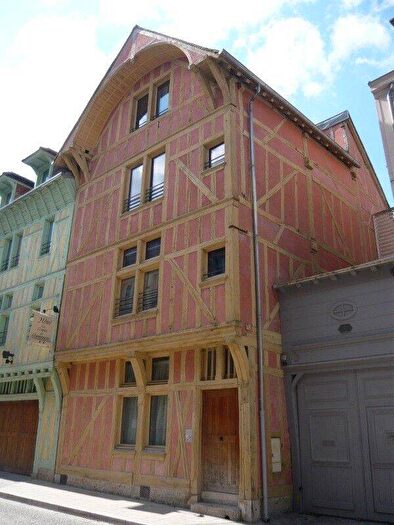 Appartement à louer - Cathédrale, Troyes - 2 pièces - 1 chambre