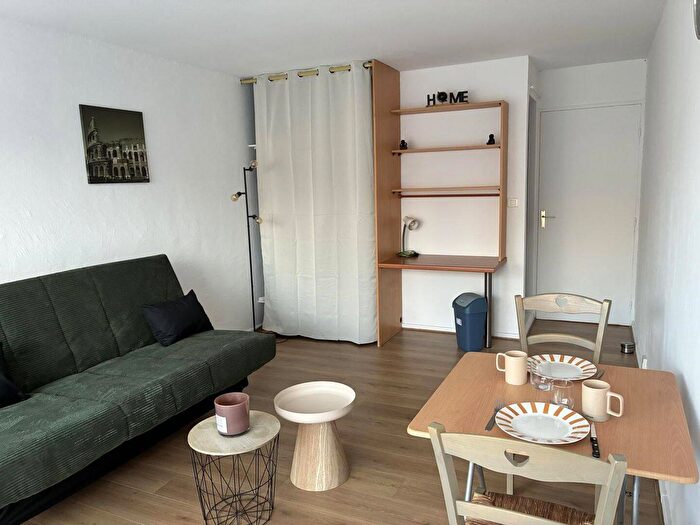 Jardins de la Fontaine, Nîmes : Appartement 1 pièce à louer
