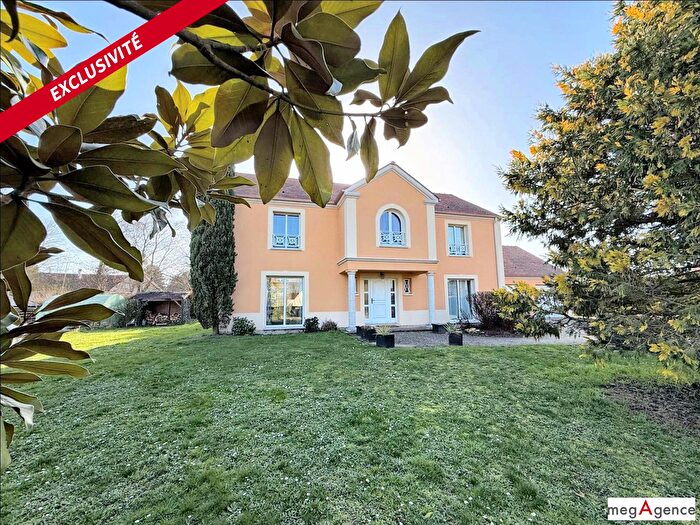 Maison à vendre - La Queue-lez-Yvelines, La Queue-les-Yvelines - 7 pièces - 5 chambres