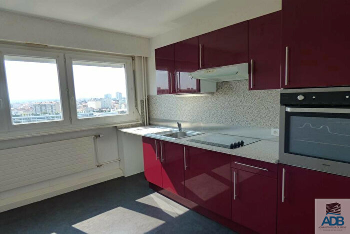 Appartement à louer - Roanne, Fontquentin - 3 pièces - 2 chambres