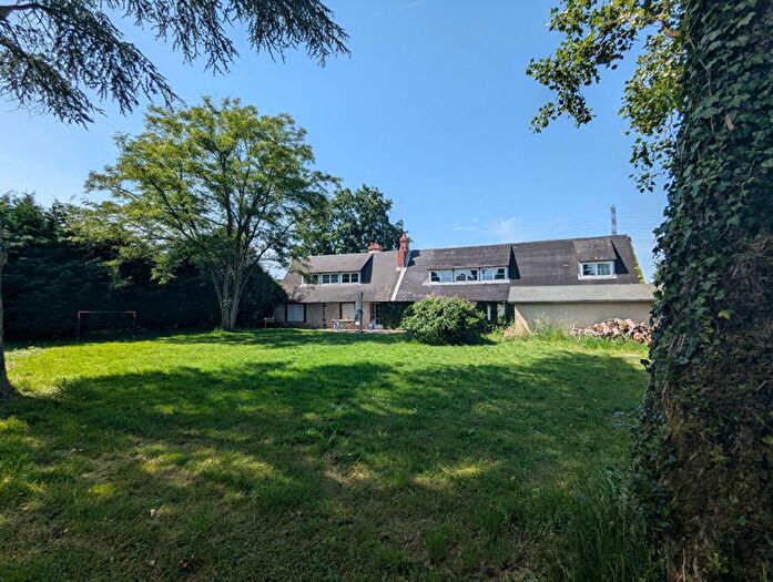Maison 9 pièces à Le Favril, à vendre