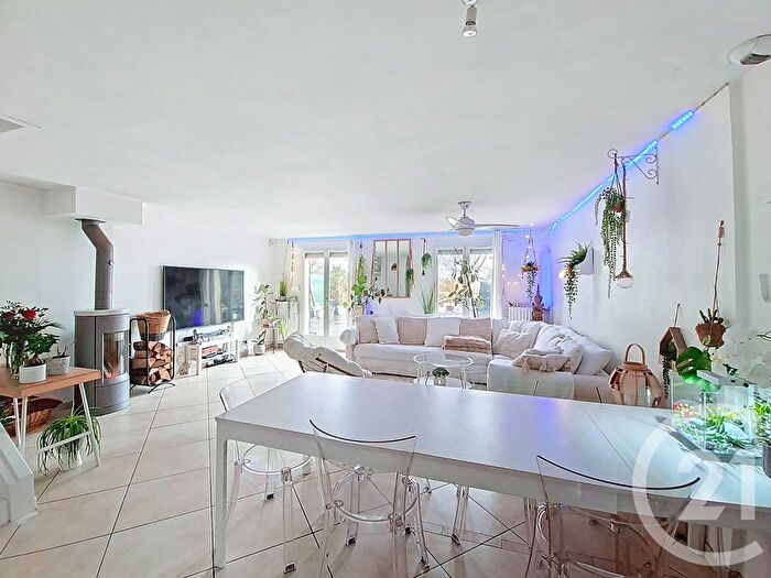 Maison à vendre - Corbas - 6 pièces - 5 chambres