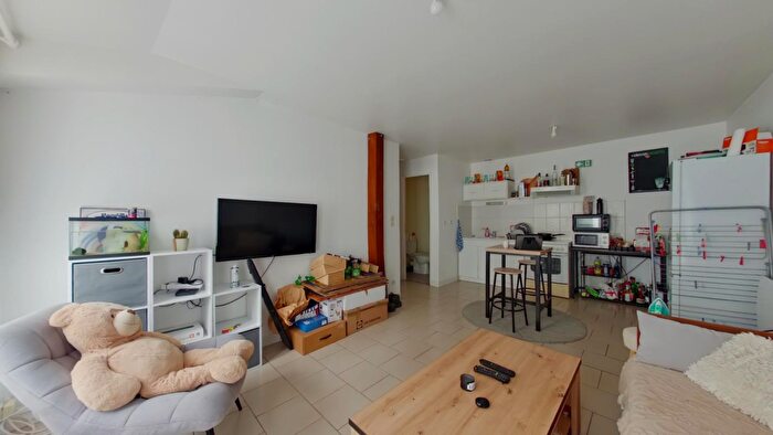 Châtellerault, Centre-ville : Appartement 2 pièces à louer