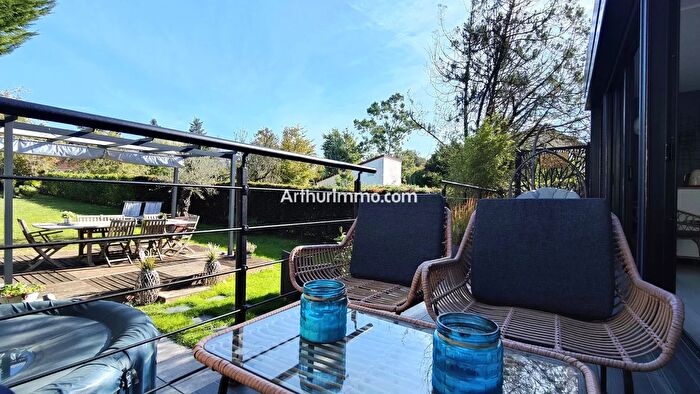 Maison à vendre - Sucy-en-Brie, Centre-ville - 7 pièces - 5 chambres