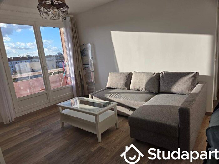 Appartement à louer - Gare-Jean Jaurès, Vitry-sur-Seine - 1 pièce - 4 chambres