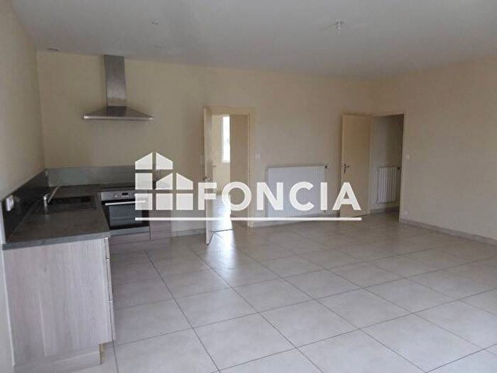 Maison à louer - Nueil-les-Aubiers - 5 pièces - 4 chambres