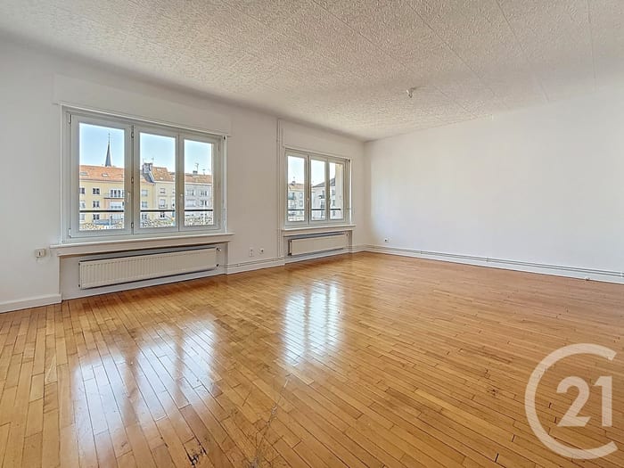 Appartement 4 pièces à Charmes, à louer