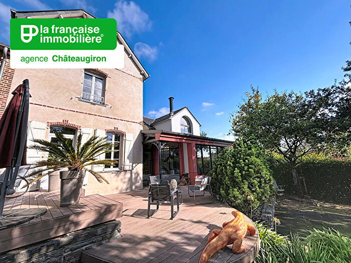 Maison à vendre - Châteaugiron - 8 pièces - 5 chambres