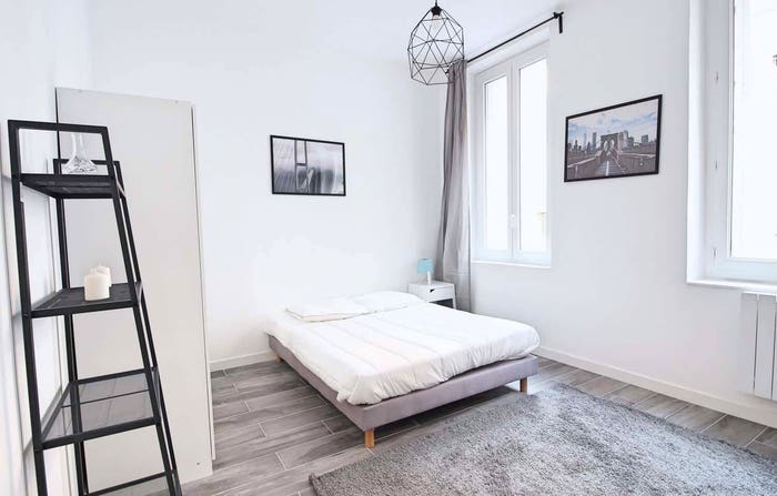 Cinq Avenues, Marseille 4ème arrondissement - Appartement 1 pièce à louer