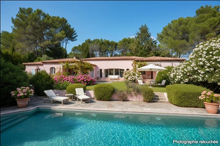 Maison à vendre - Mougins, Saint-Martin, Jylloue - 8 pièces - 5 chambres