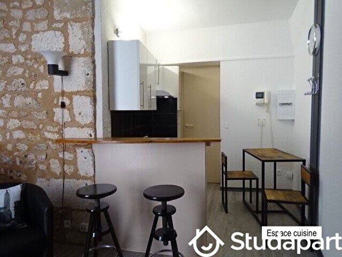 Appartement à louer - Vieil Angoulême-Centre Ville - 1 pièce