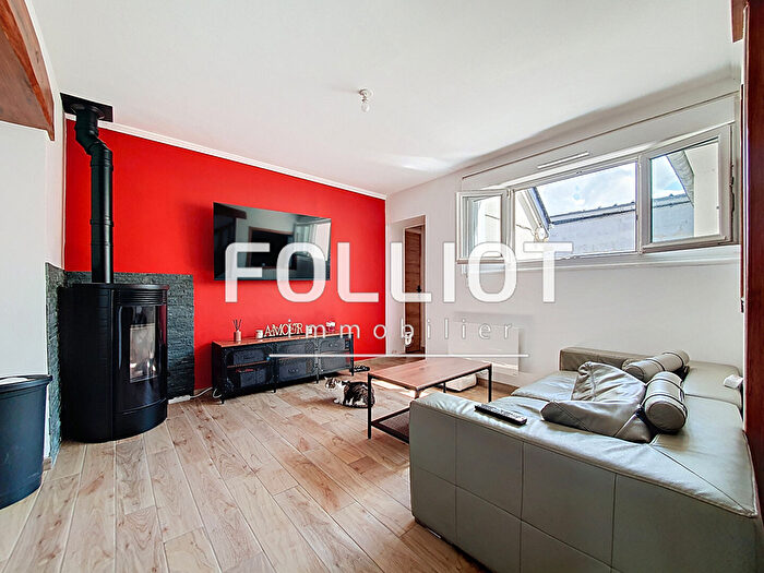 Maison à vendre - Saint-Symphorien-le-Valois - 5 pièces - 3 chambres