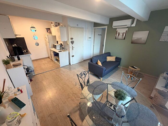 Appartement à louer - Béziers, Centre-ville, Palais des Congrès, Garibaldi, Gambetta - 2 pièces - 1 chambre