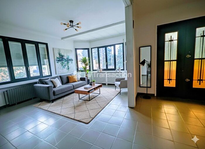 Maison à vendre - Champagne-au-Mont-dOr - 6 pièces - 4 chambres