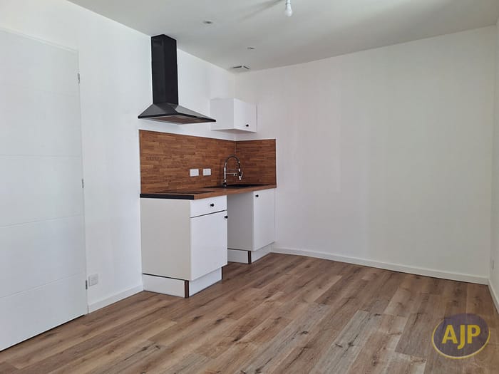 Appartement 1 pièce à postalCode, à louer