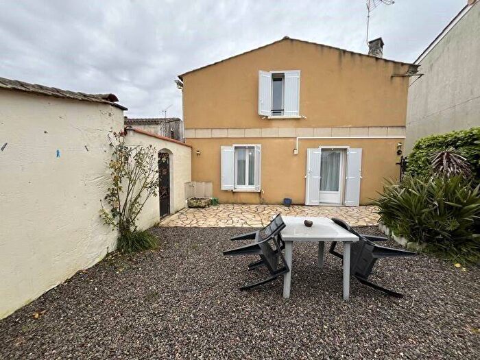 Maison à louer - Plassac - 4 pièces - 3 chambres