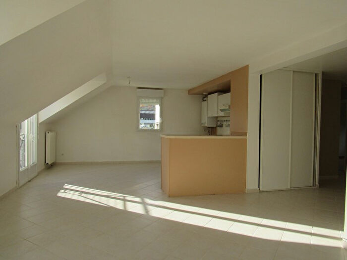 Appartement à louer - Louviers, Centre-ville - 4 pièces - 3 chambres