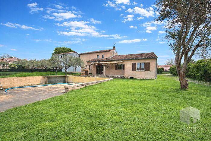 Maison à vendre - Ruoms - 5 pièces - 4 chambres