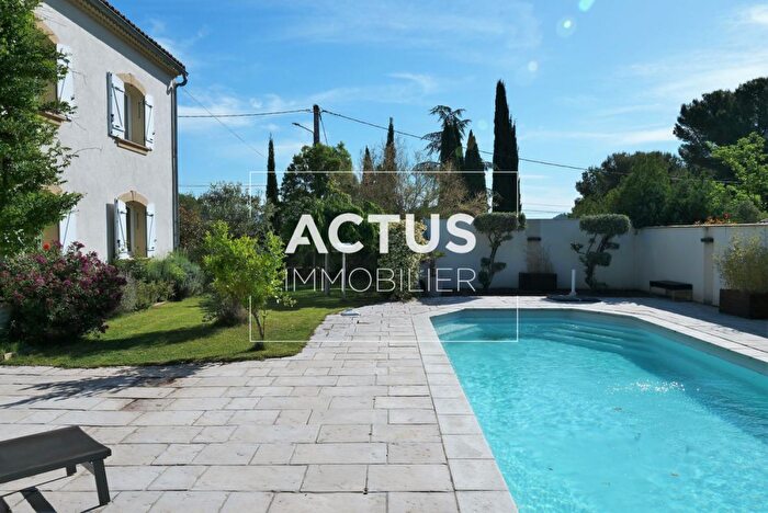 Maison à vendre - Lamanon - 10 pièces - 6 chambres