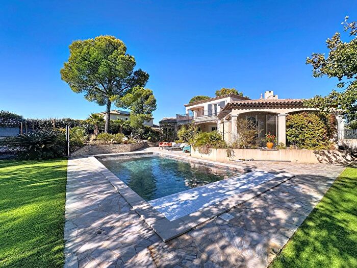 Maison à vendre - Fréjus, La Tour de Mare - 6 pièces - 4 chambres