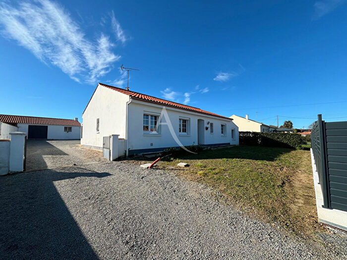 Maison à vendre - Saint-Christophe-du-Ligneron - 5 pièces - 4 chambres