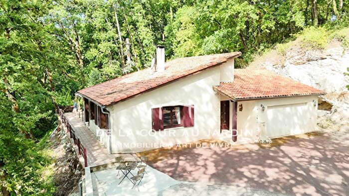 Allez-et-Cazeneuve : Maison 6 pièces à vendre