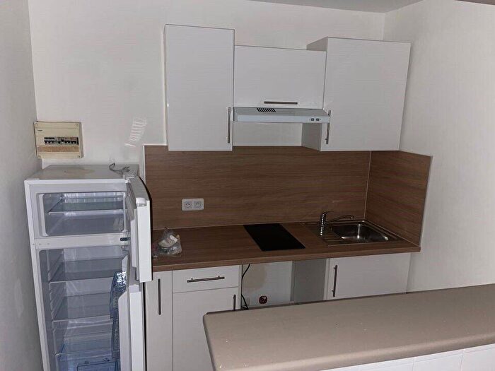 Appartement à louer - Centre Ville, Bagnols-sur-Cèze - 1 pièce