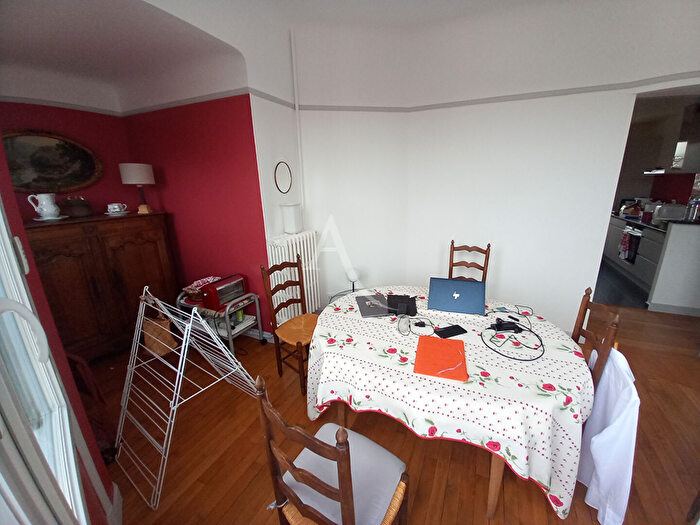 Appartement à louer - Paris e , Butte-aux-Cailles - 3 pièces - 2 chambres