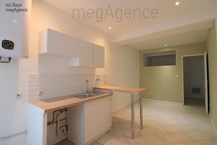 Appartement à louer - Saint-Chamond, Centre-ville, Saint-Ennemond, Chavanne - 2 pièces - 1 chambre