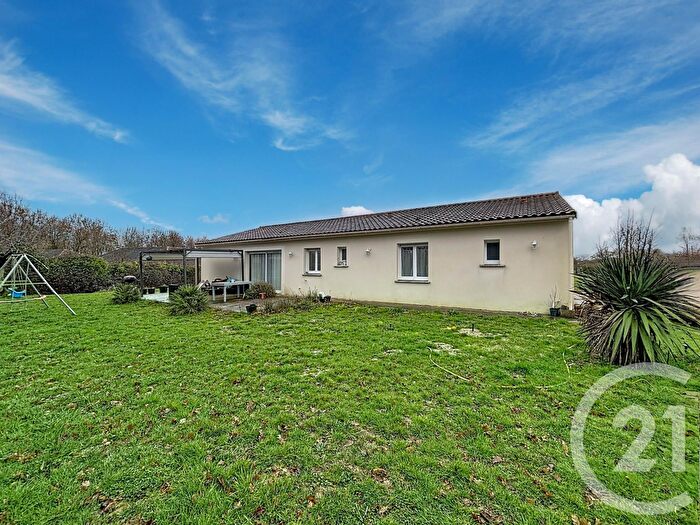 Maison à vendre - Montpon-Ménestérol - 7 pièces - 5 chambres