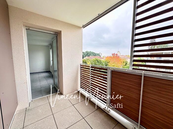 Appartement à vendre - Rillieux-la-Pape, Ville nouvelle Est - 2 pièces - 1 chambre