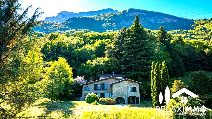 Maison 6 pièces à Claix, à vendre