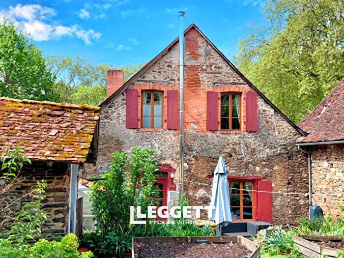 Maison à vendre - Ségur-le-Château - 9 pièces - 5 chambres