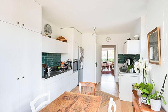 Centre, Sainte-Foy-lès-Lyon : Appartement 3 pièces à louer