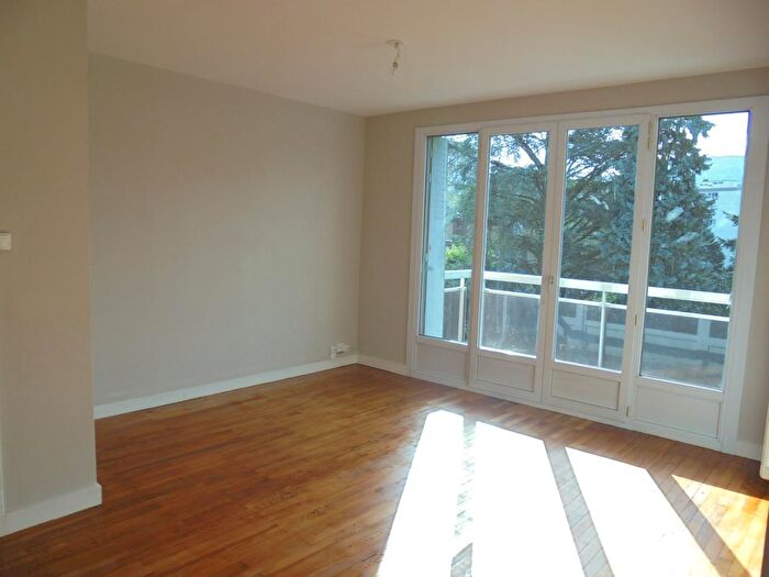 Appartement à louer - Saint-Étienne, La Métare, Le Portail Rouge, Fauriel, Villeboeuf - 3 pièces - 2 chambres