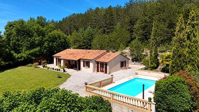 Veyrines-de-Domme : Maison 6 pièces à vendre