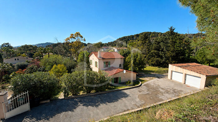 Antibes, Rabiac, Carriat, Les Semboules, Les Brusquets - Maison 4 pièces à vendre
