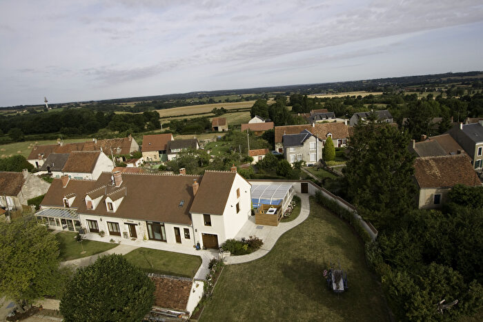 Maison à vendre - Bazaiges - 20 pièces - 7 chambres