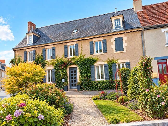 Maison 11 pièces à vendre - Chénérailles
